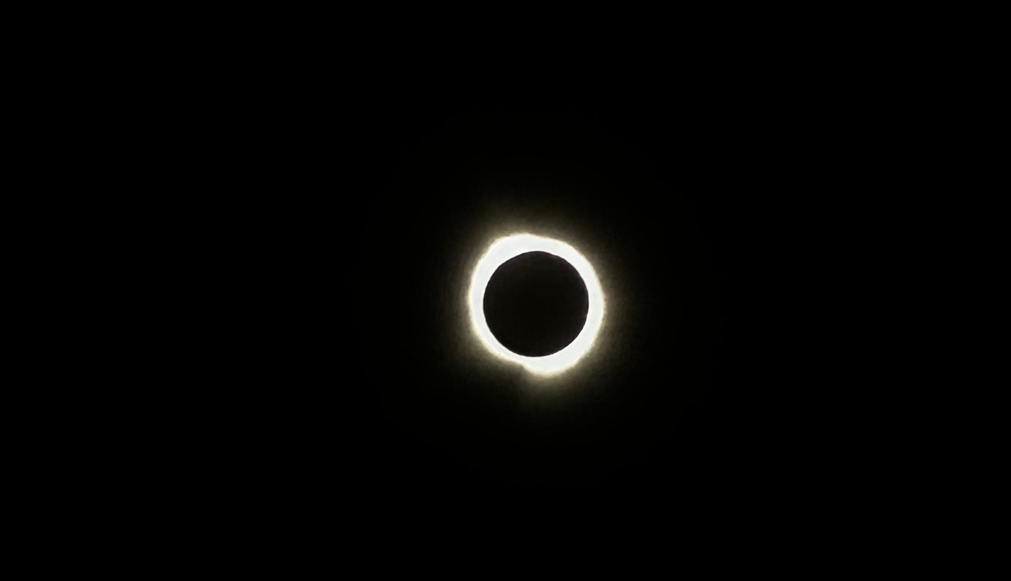 Total eclipse of the Internet: traffic impacts in Mexico, the US, and ...